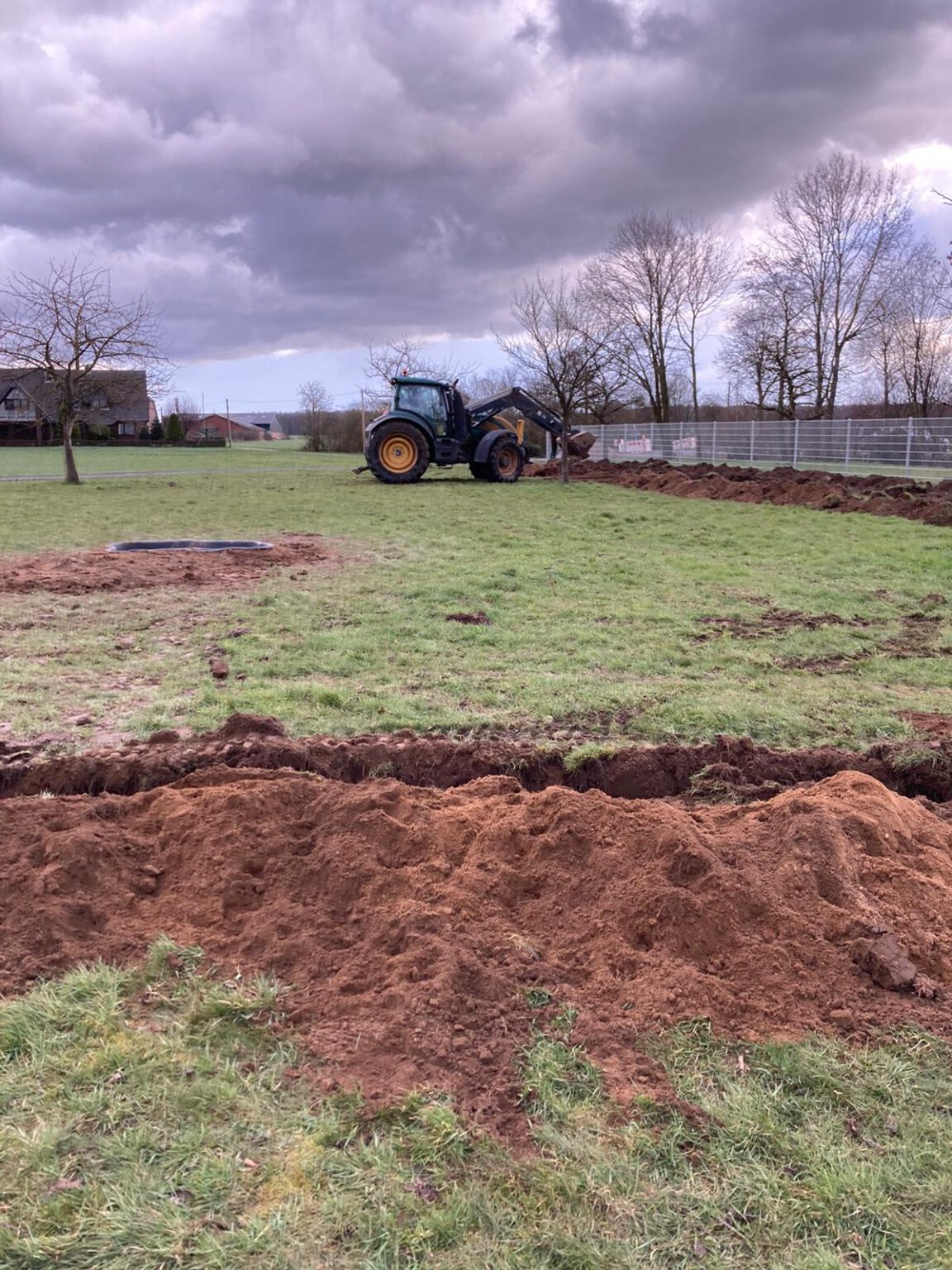 Hundewiese in Kalkar-Kehrum: 2. Bautag erfolgreich - VHKK Hundefreilauf ...